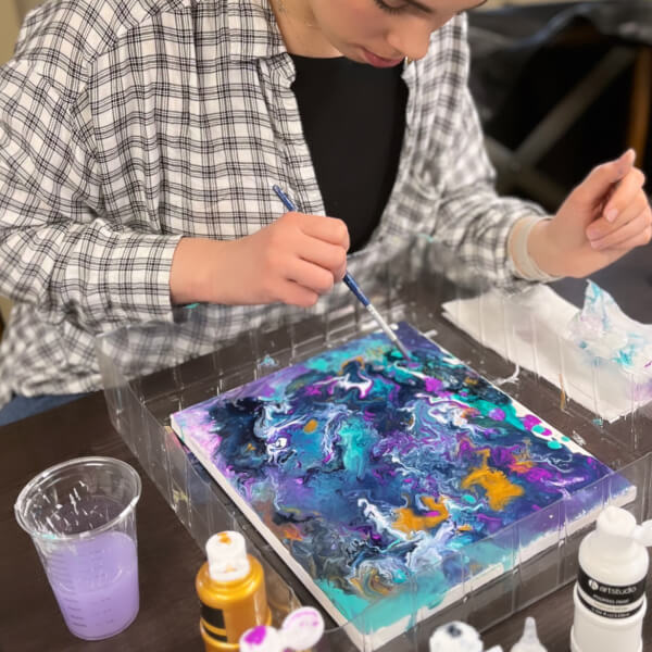 Abstract Acrylic Paint Pouring Workshop Manchester | ClassBento
