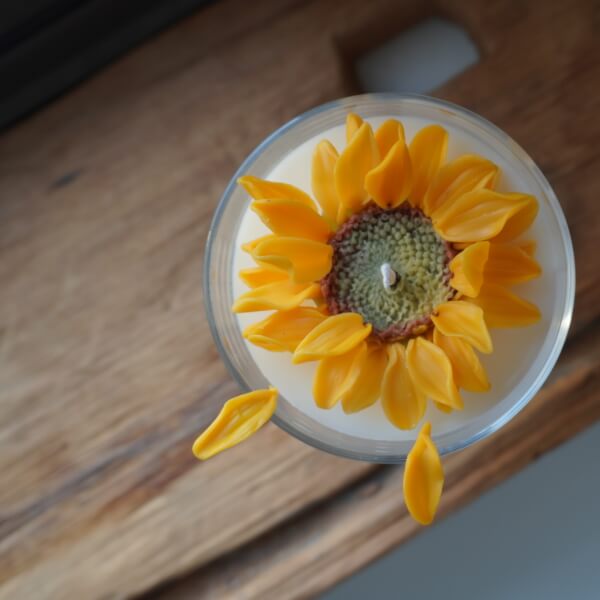Beeswax Sunflower Candle Making Workshop - London | Gifts | ClassBento